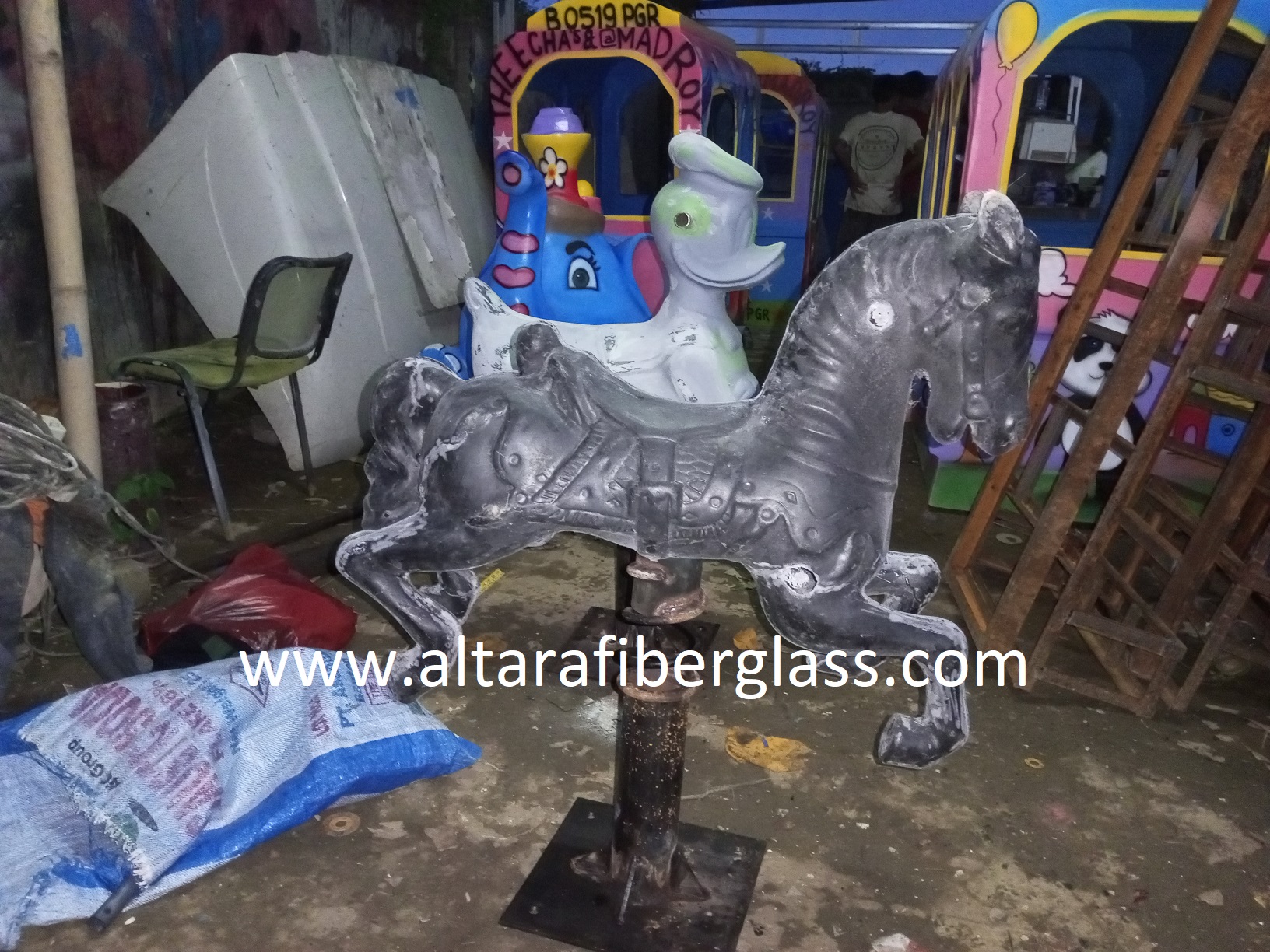 Kuda-kudaan Per Pegas untuk Taman Bermain Anak-anak - Altara Fiberglass